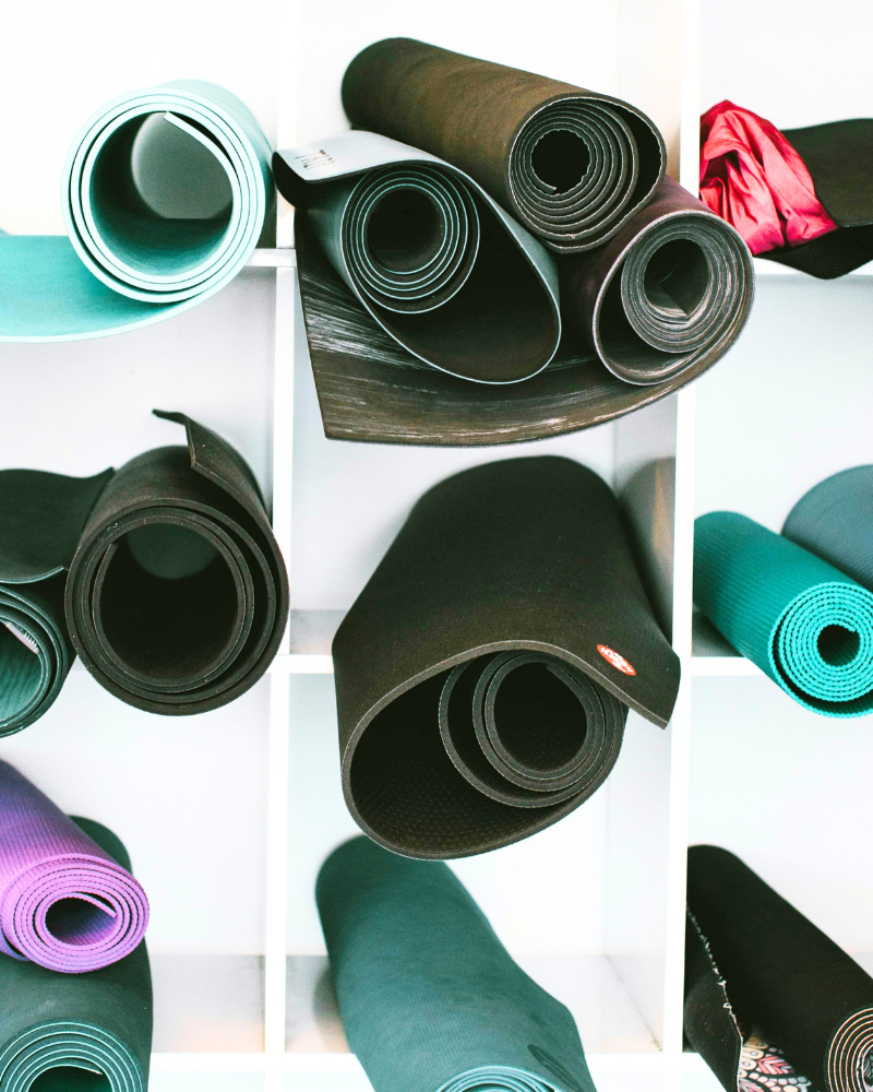 7 Yoga Essentials for Beginners You Can’t Do Without - Pretty in Poses